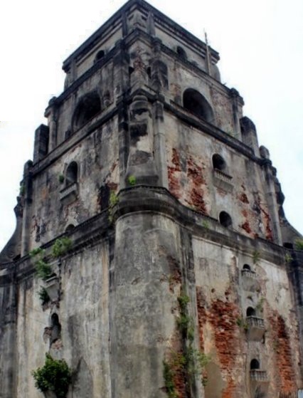 Filipino Way: Sinking Bell Tower of Laoag