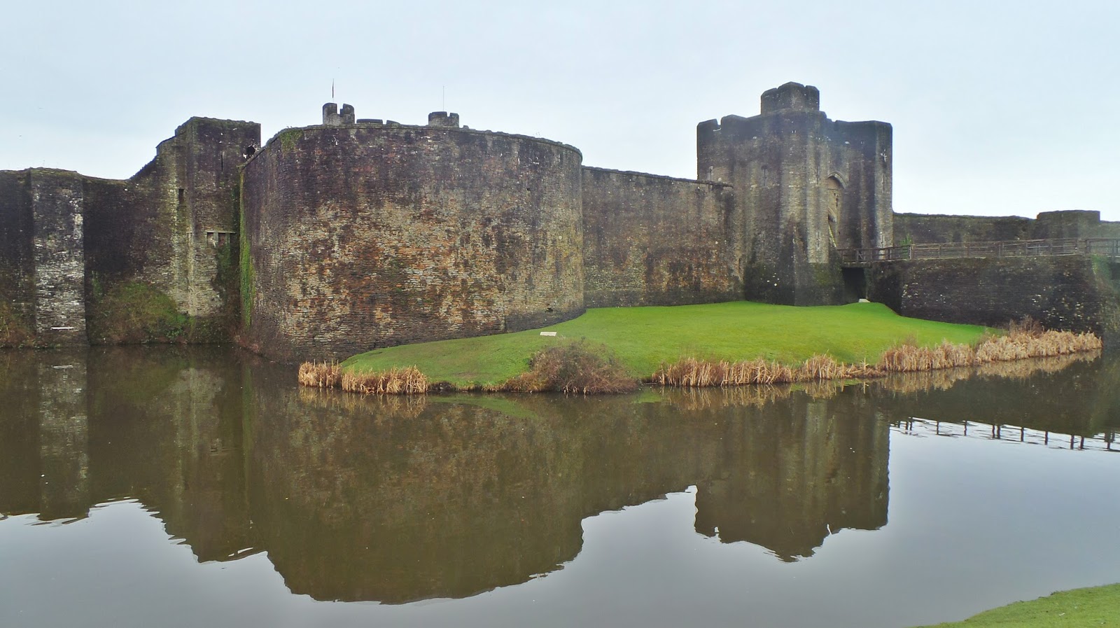 Walking the Chesters: Caerphilly to Cardiff - Gwyddau a chestyll ...