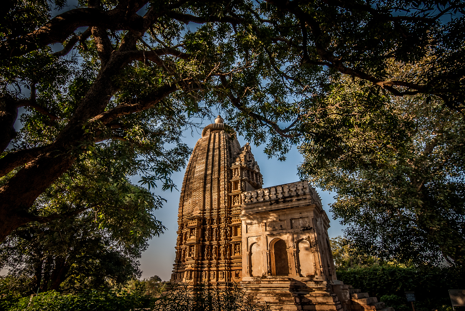 SHANDE: Khajuraho: In the land of Chandelas