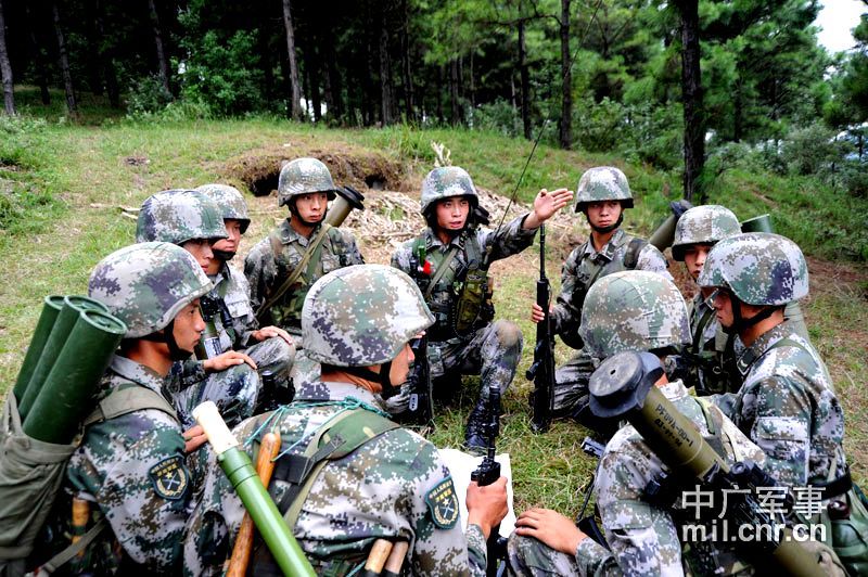 China Defense Blog: Reads like the portable Type PF-89 FAE in action.