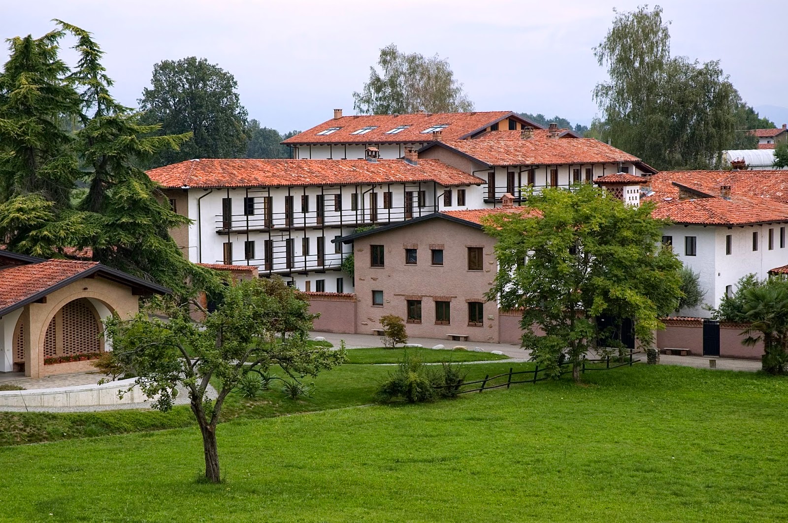 PERSONA E COMUNITA'.: La Comunità monastica di Bose a Cellole.