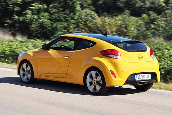 UK Auto Cars: Hyundai Veloster Yellow Color Car 2012