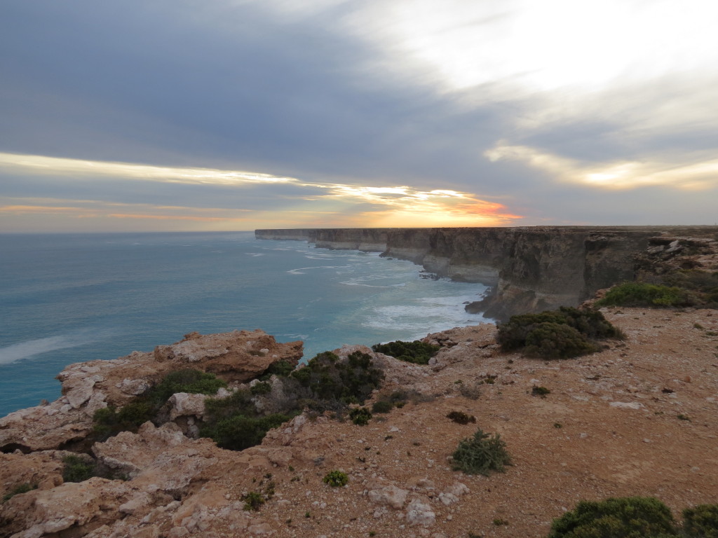 The Travelling Novocastrians: Somewhere on the Nullarbor Plain on the ...