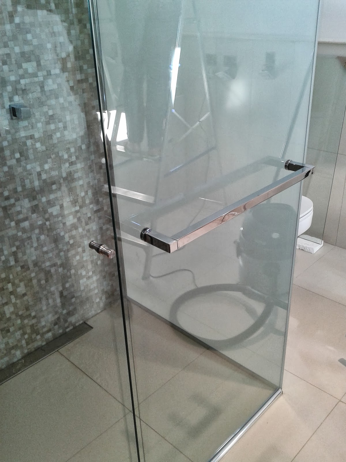 Almanaque do Vidro: BOX DE INOX DE CANTO GLASS INOX