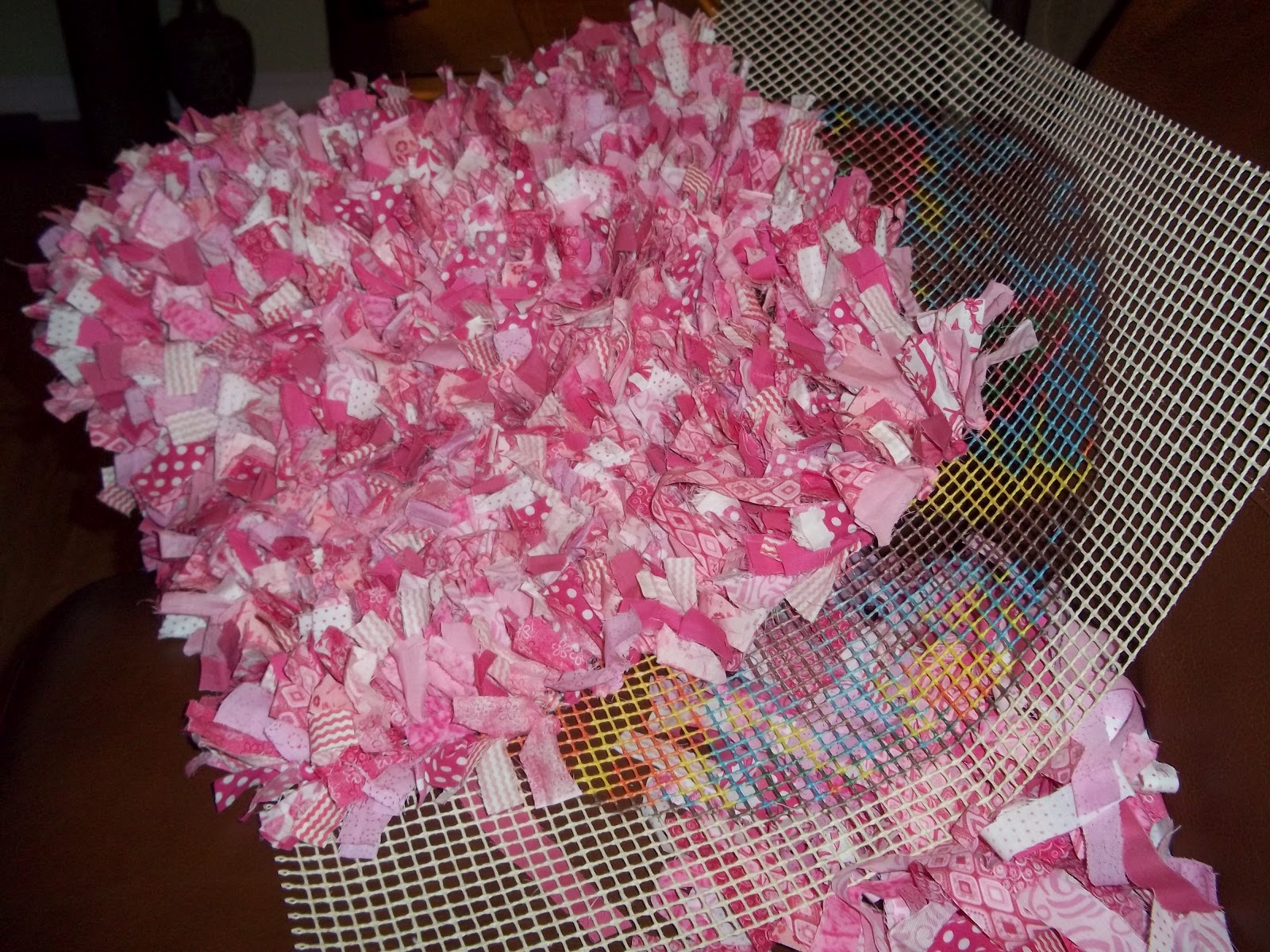 Manke It Yourself!: Here it is! Fabric Scrap Rug