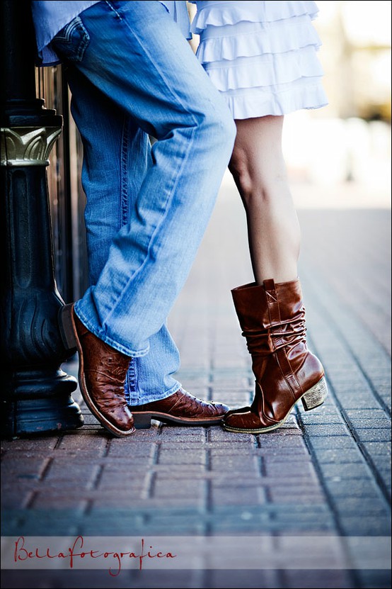 A Midwestern Touch: Wedding Friday? {Engagement Pictures}