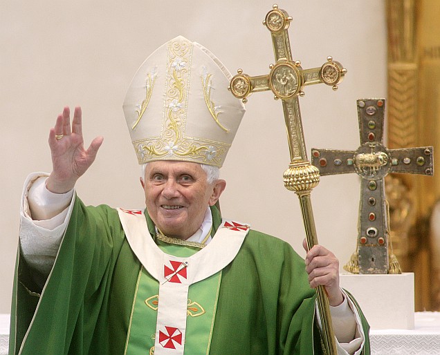 A proposito del segno della Croce nel benedire. Decennale del Decreto ...