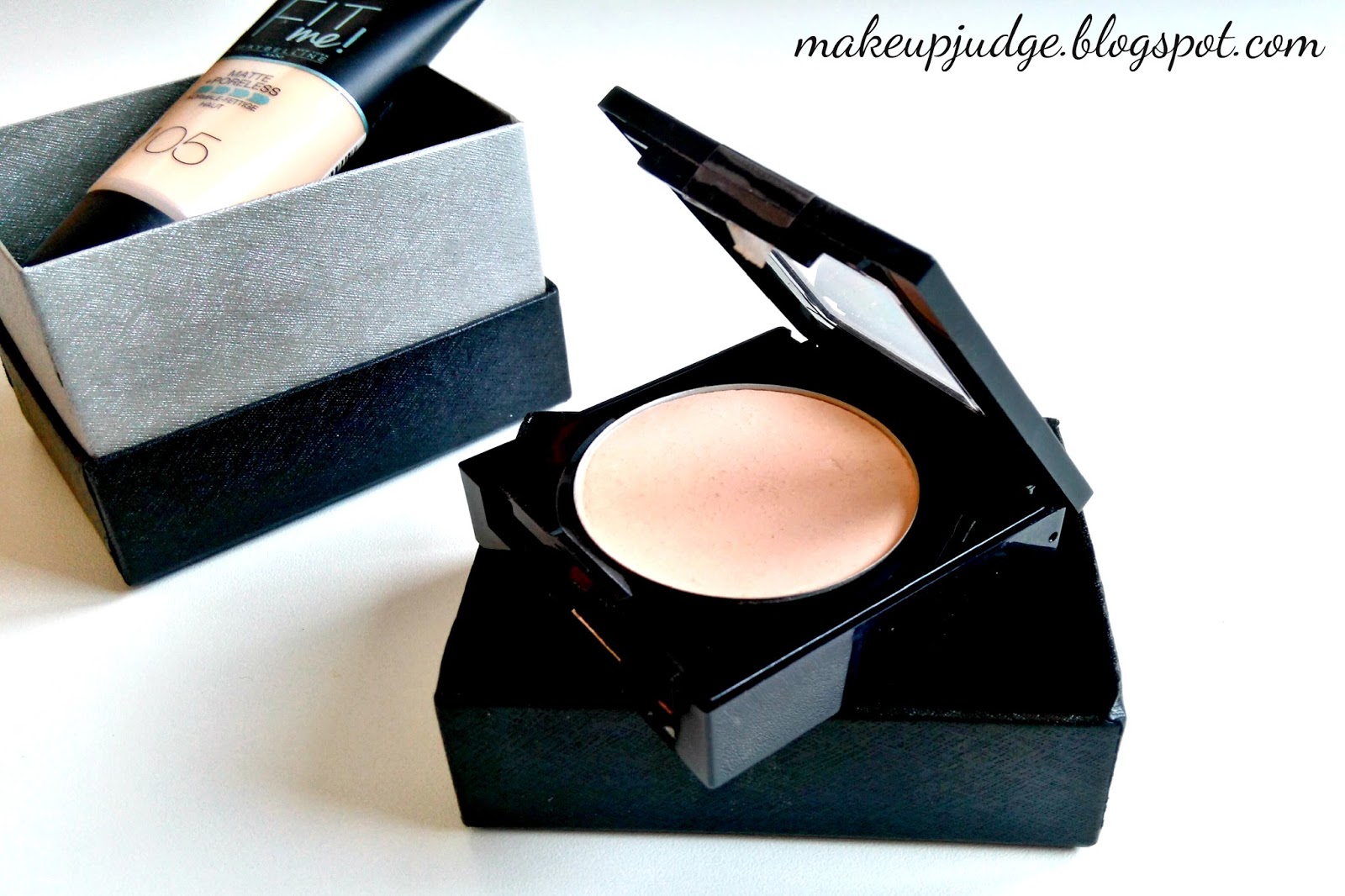 MAYBELLINE/ FIT ME! TEČNI I KAMENI PUDER - Make up Judge