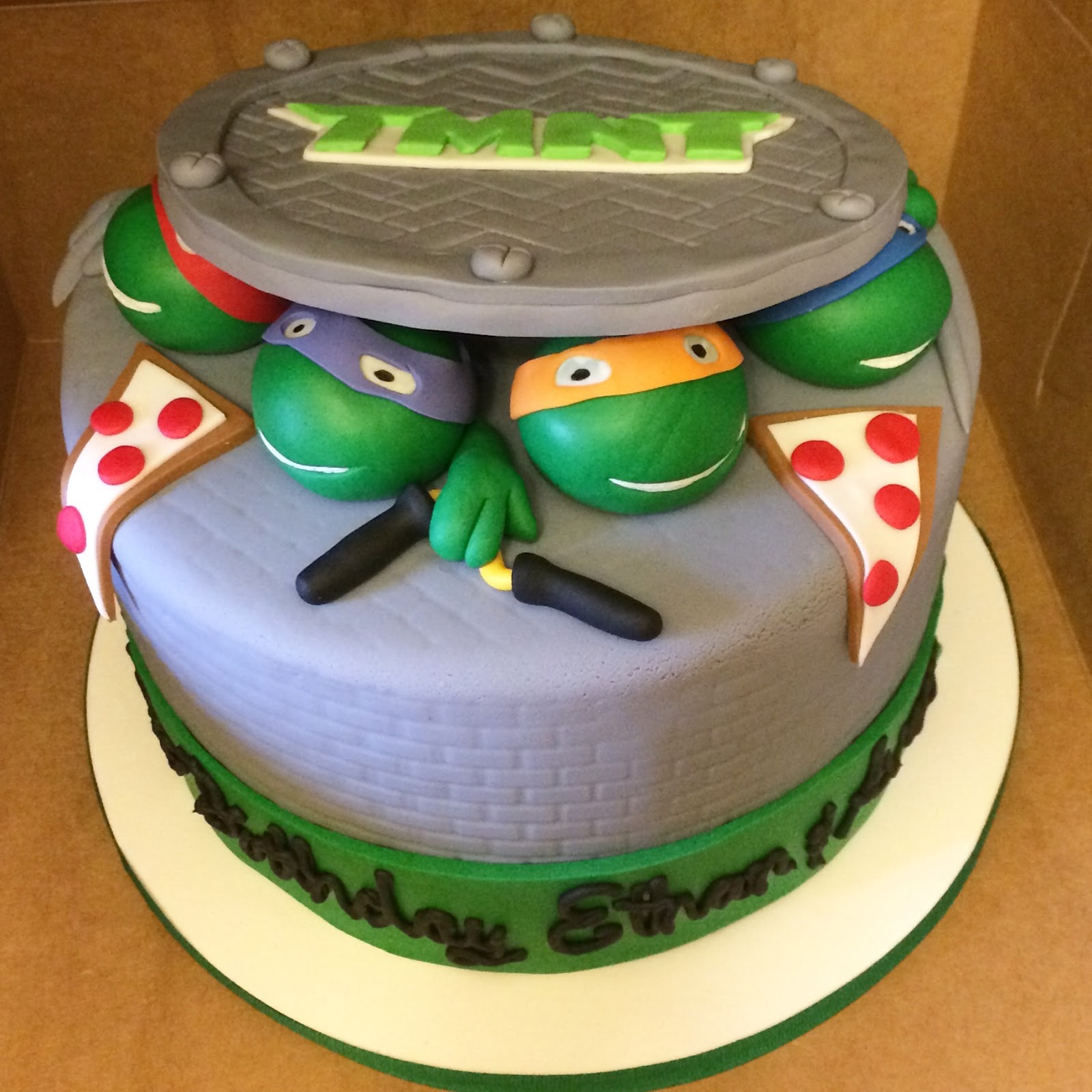 Sweets by Sokuntea: TMNT Cake and cookies