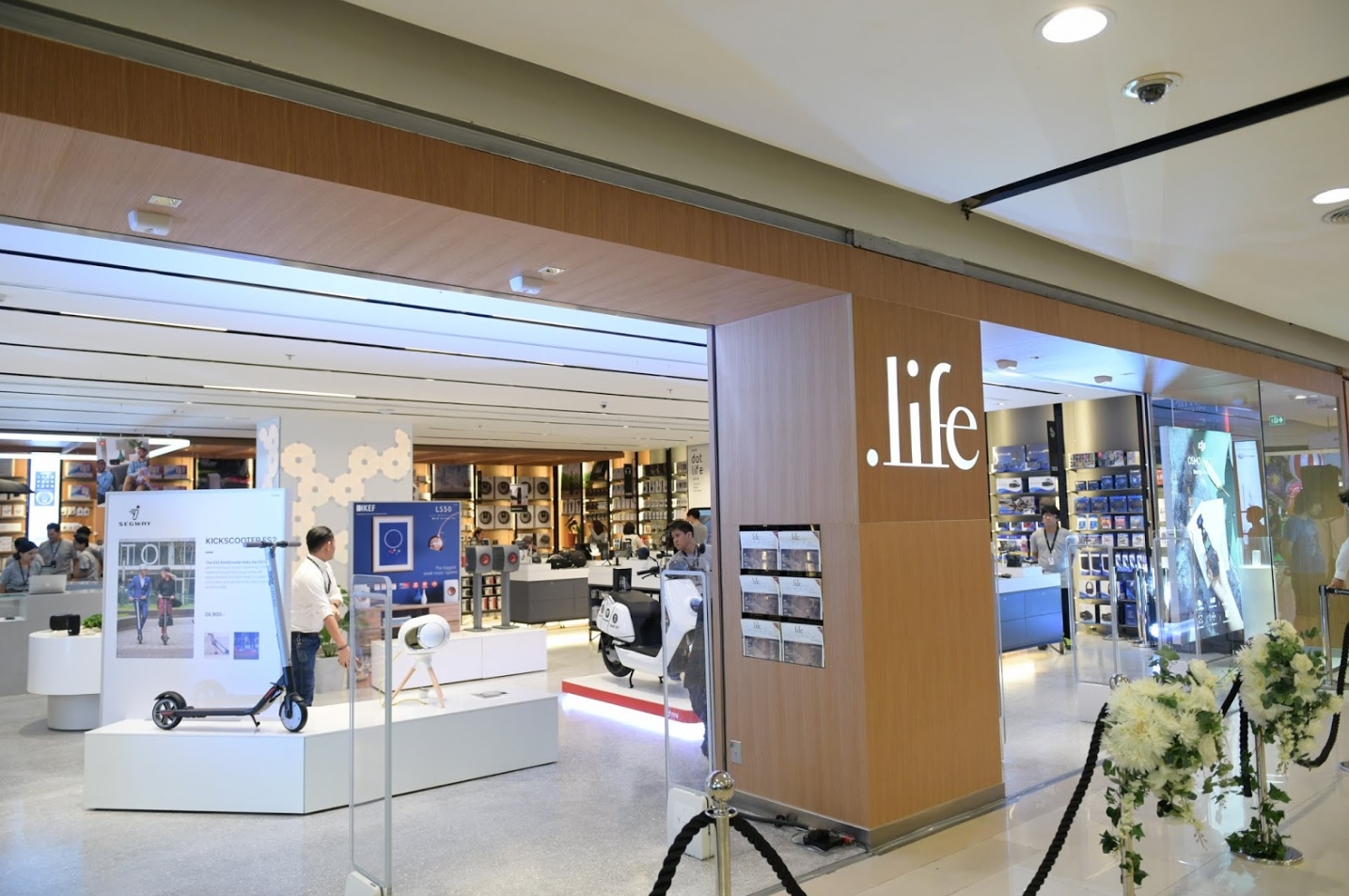 “คอปเปอร์ ไวร์ด” เปิดร้าน dotlife Flagship Store สาขาใหญ่ที่สุดบนชั้น 4 ...