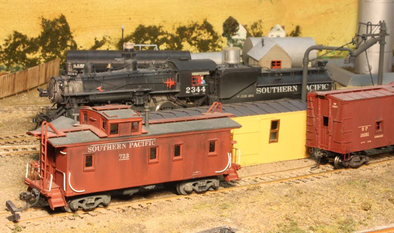 modeling the SP: A caboose service building