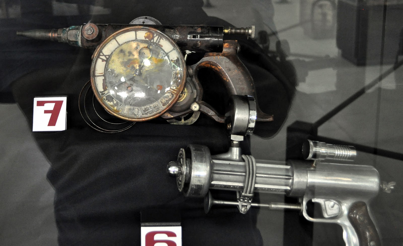 Professor Flux's repurposed Rayguns - old car nation