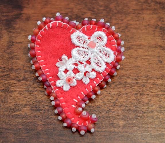 Art Threads: Beaded Valentine Pin