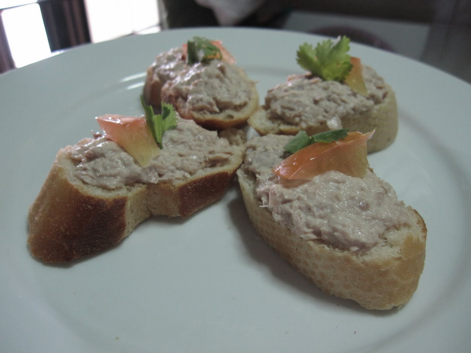 Confessions Of The True Foodski: Simple Tuna and Mayo Canapes