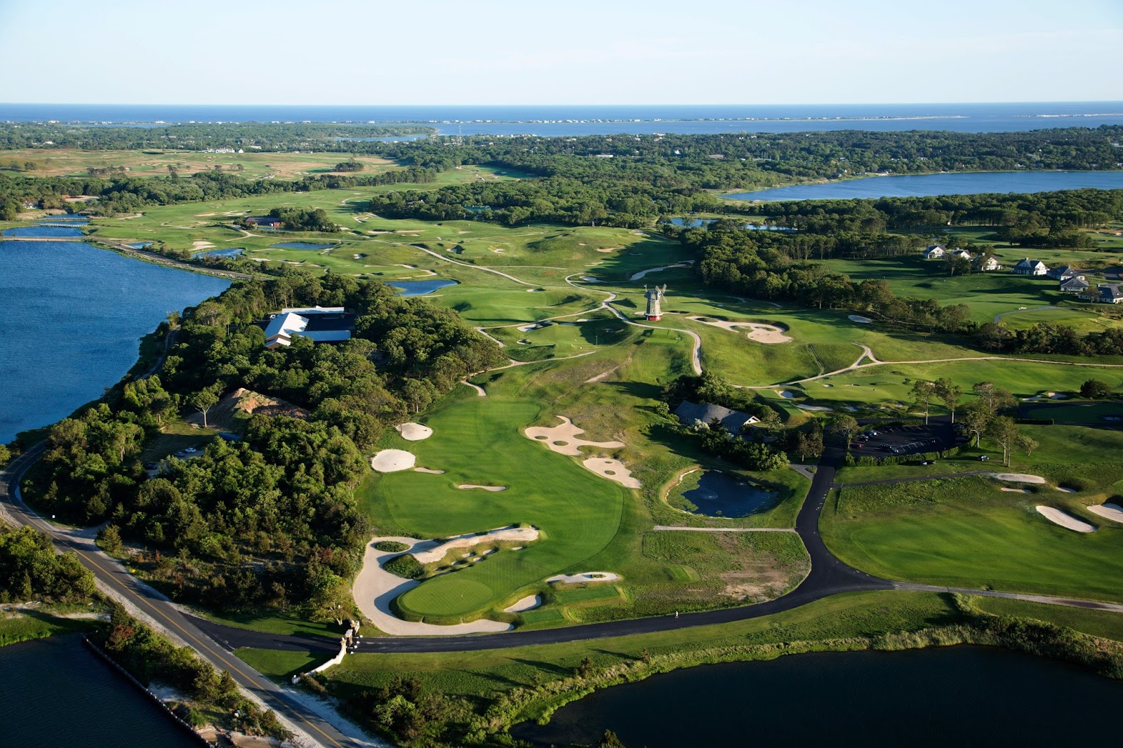 Top 10 Most Beautiful Golf Courses in The World