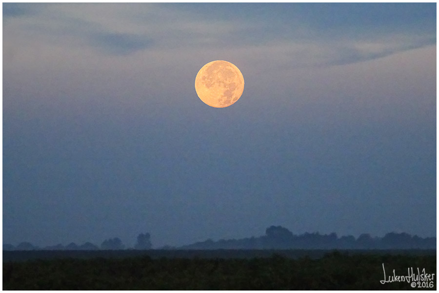 LH VANDAAG: .....volle maan ondergang vanochtend......