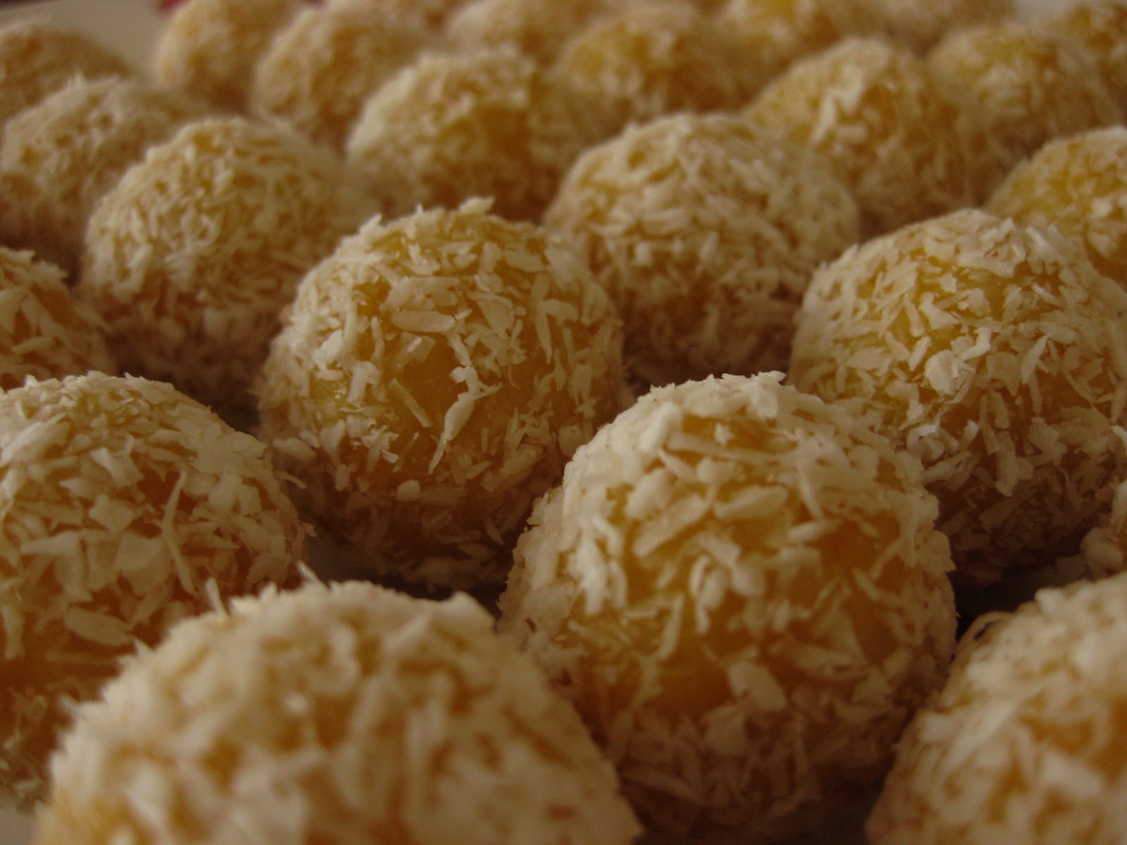 Delightfully Vegan: RECIPE: Raw Apricot "Fruitbusters"