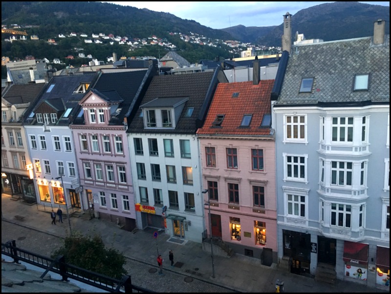 Pelin Pembesi: Adım Adım Norveç; BERGEN