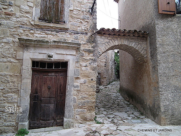 Chemins et jardins ( blog rando et balade ): Village de Vachères