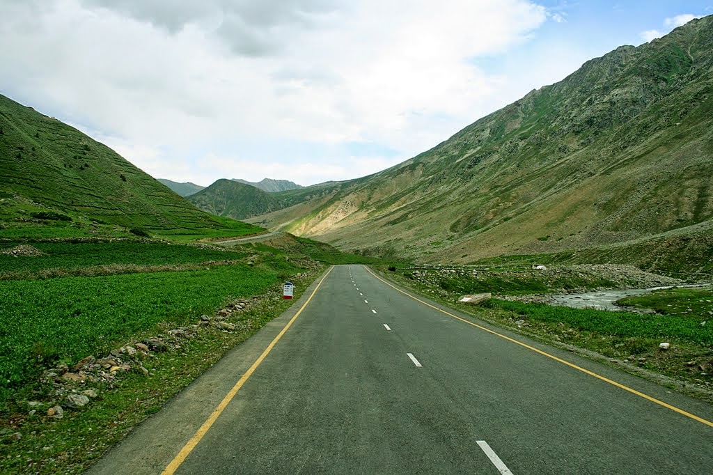 ExploreEPakistan: Naran - Jalkhad - Chilas Road Pakistan