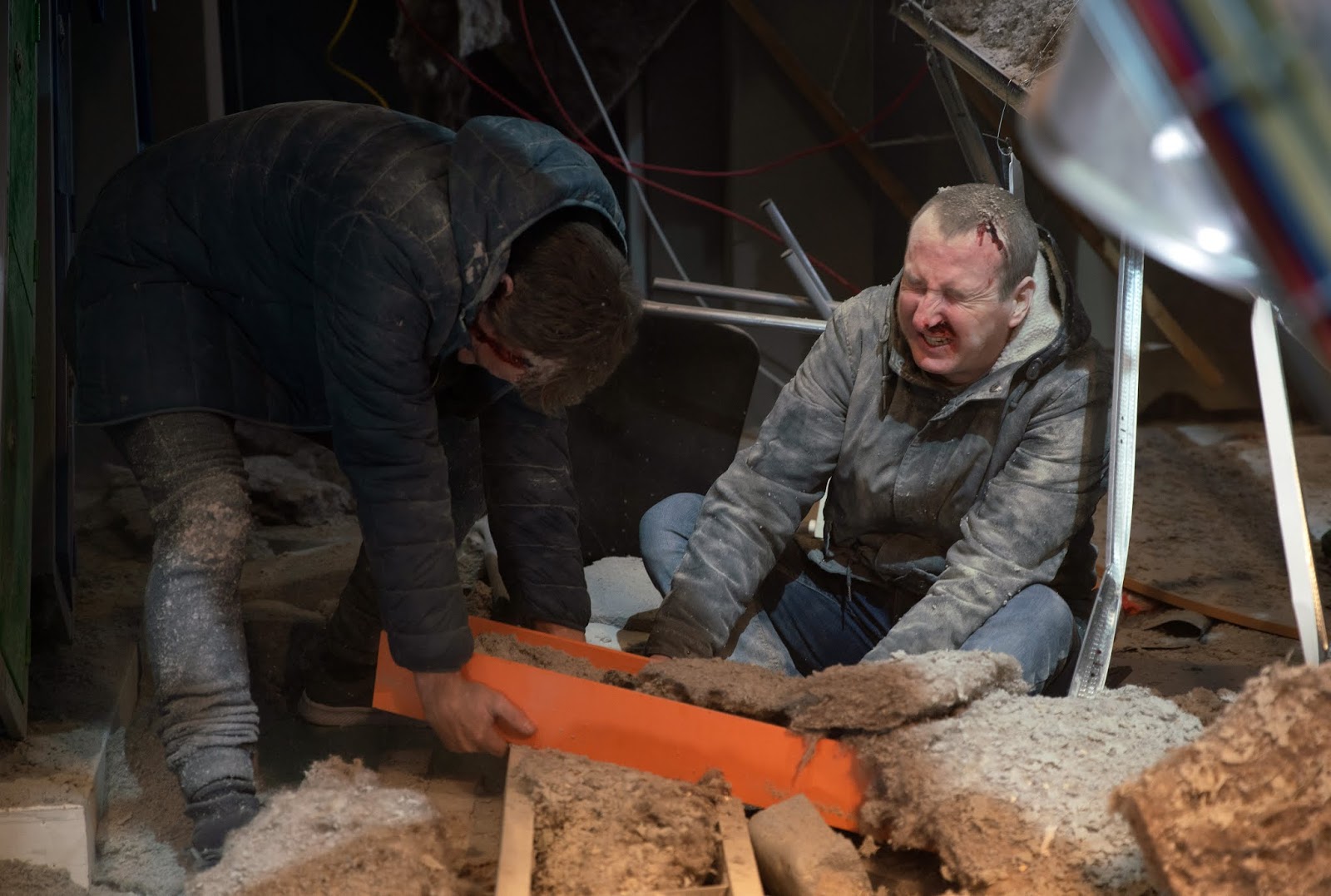 Coronation Street Blog: Pics: Behind the scenes at Underworld roof collapse