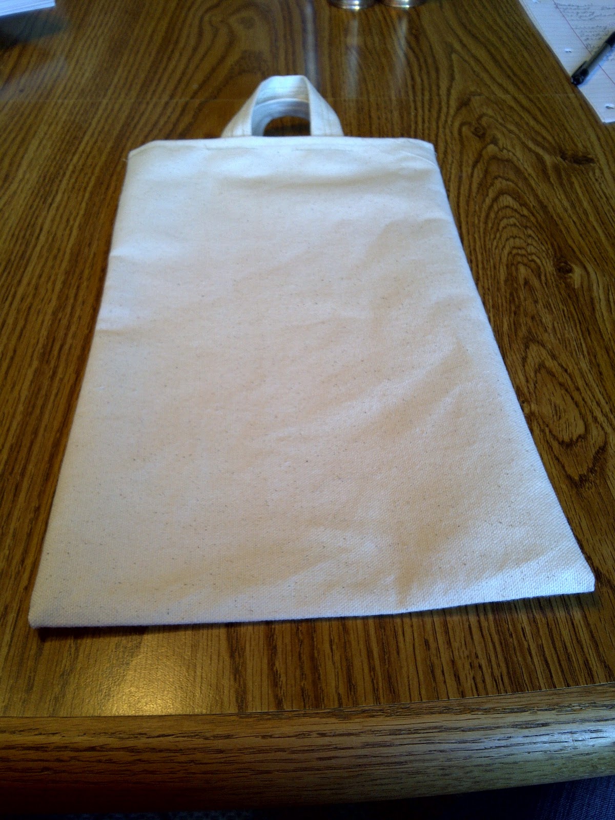 Emerald Hills: Button up your bag