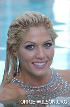 The Torrie Wilson Fan: Netted Pool 2001 (credit to Torrie-Wilson.org)