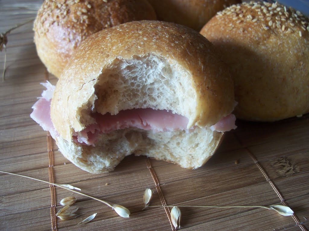 Una pincelada en la cocina: panecillos integrales (super tiernos)