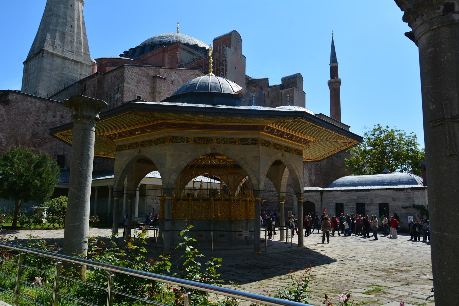 Imagens na Mala: MESQUITA AZUL - A MAIOR E A MAIS POMPOSA DE ISTAMBUL