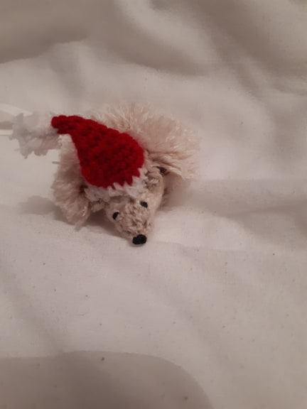 Dippy Cat Crochet: Hedgehog Christmas tree decoration