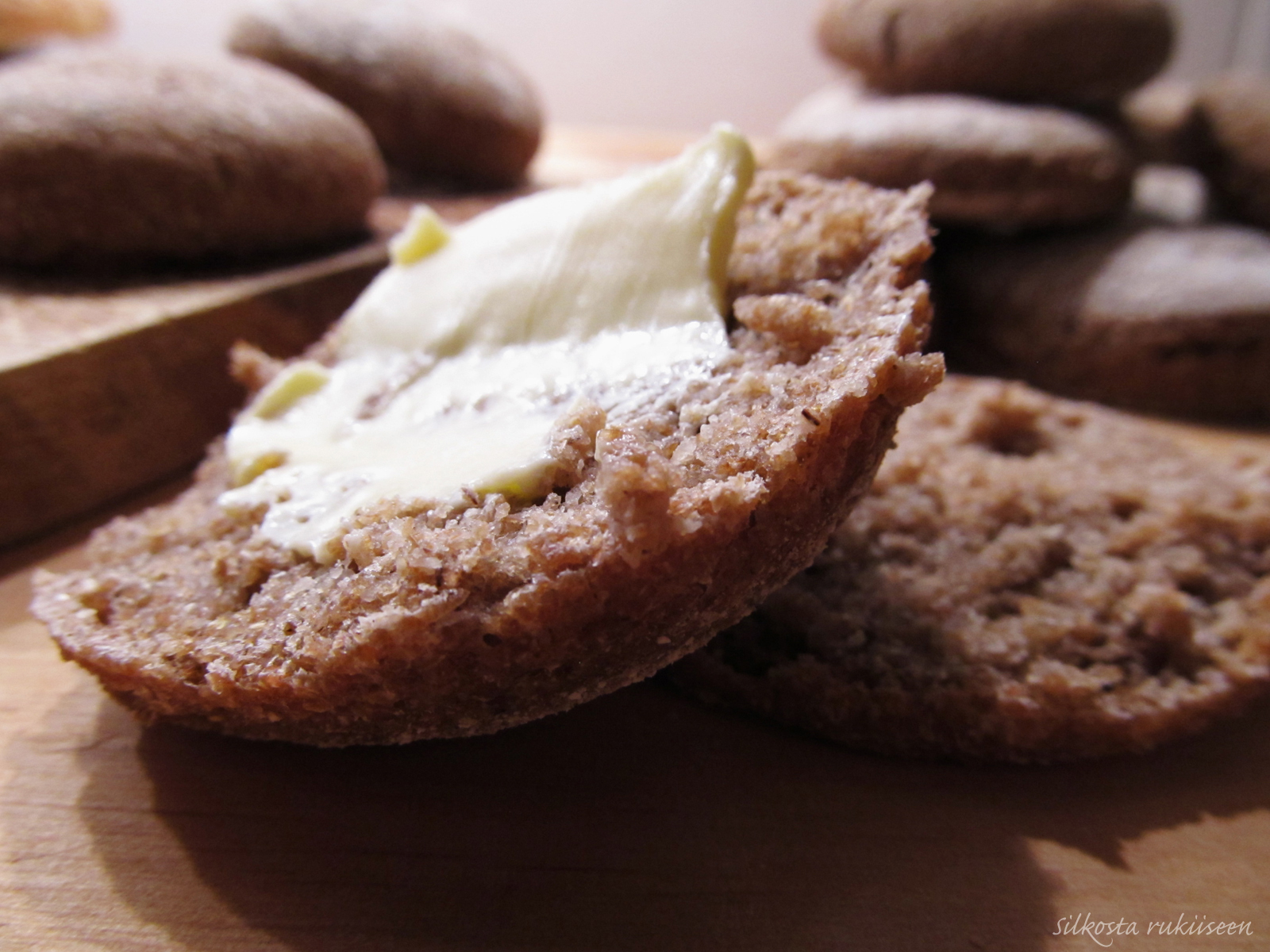 Silkosta rukiiseen – From Pine Bark to Rye: Rapeat ruisnapit – Crunchy ...