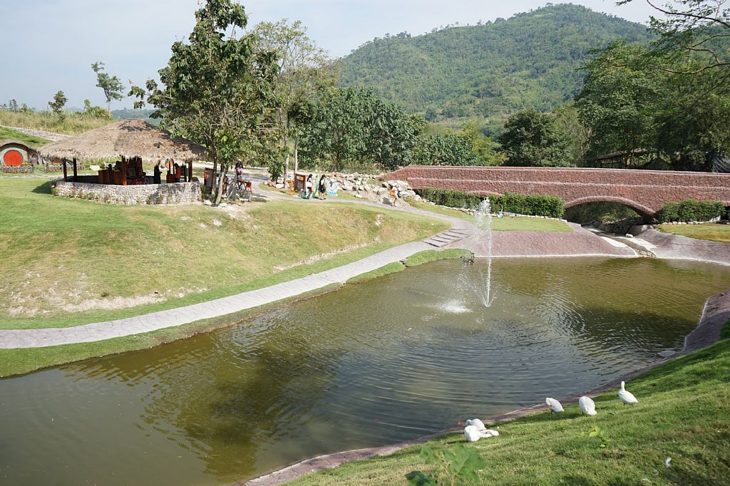 泰国の変なスポット: Alpaca Hill / Ratchaburi