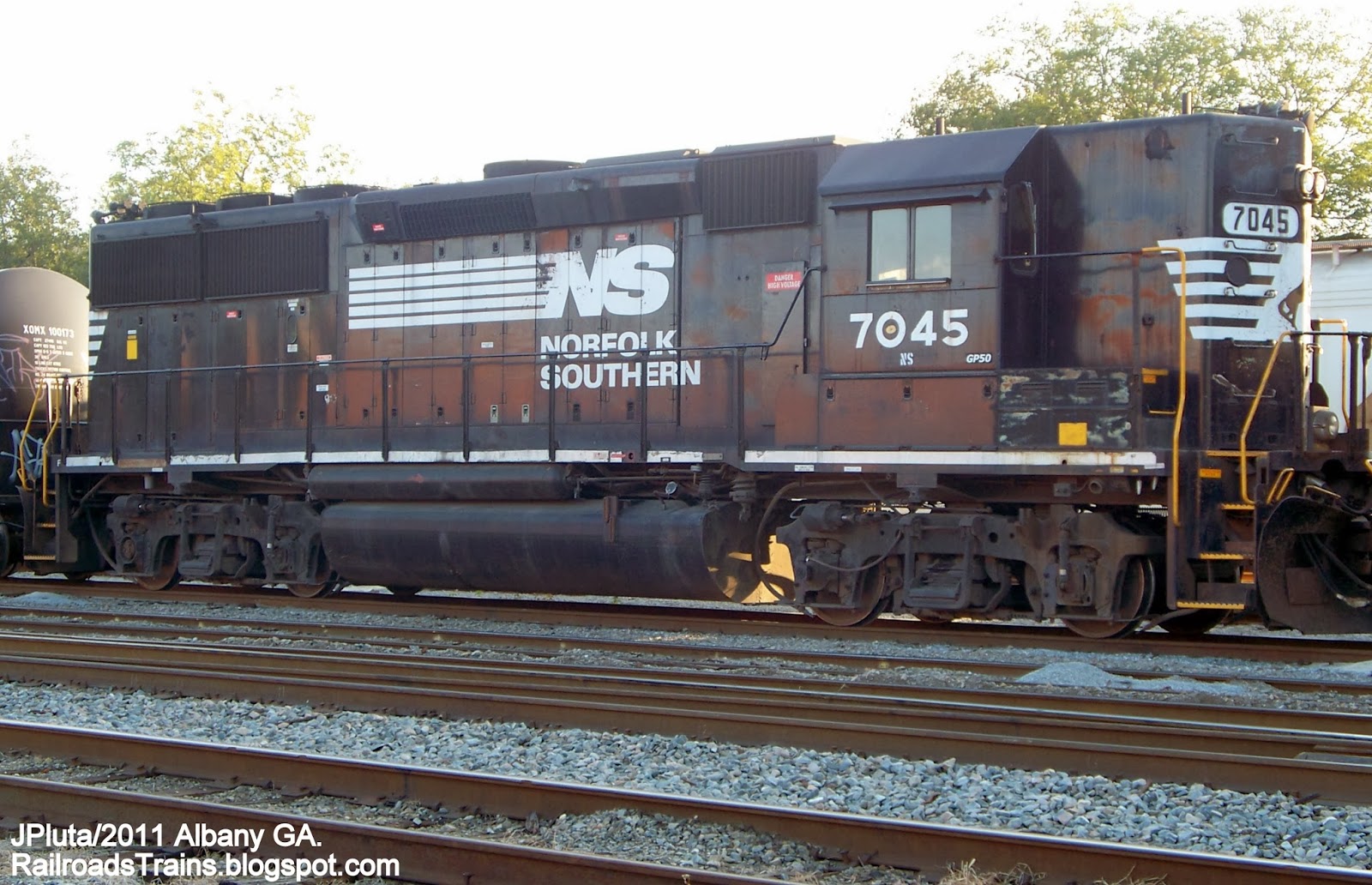 RAILROAD Freight Train Locomotive Engine EMD GE Boxcar BNSF,CSX,FEC,Norfolk Southern,UP,CN,CP ...