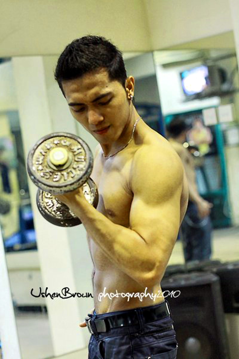 All Indonesian Guys: Be Strong at Gym
