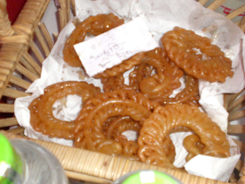 Ghurnayoman Ghora-Fera:::...: Bangladeshi Pitha - Traditional cake of ...