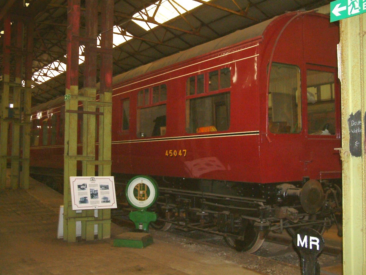 Steam Memories: LMS Inspection carriage 45047
