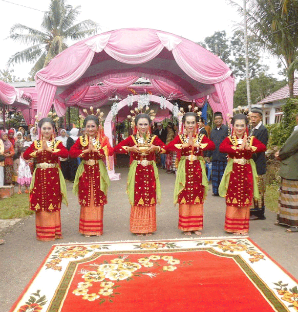 Tari Persembahan Tarian Daerah Rejang Lebong Provinsi Bengkulu ...