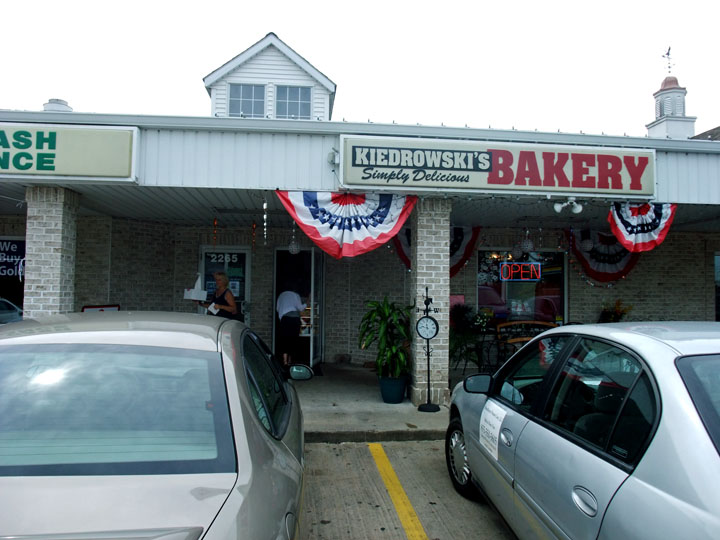 Gypsies At Heart: Kiedrowski's Bakery - The Snoogle