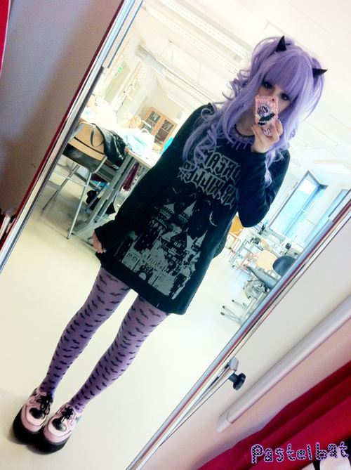 Pink Paradise: Pastel Goth and Pastel Grunge Fashion