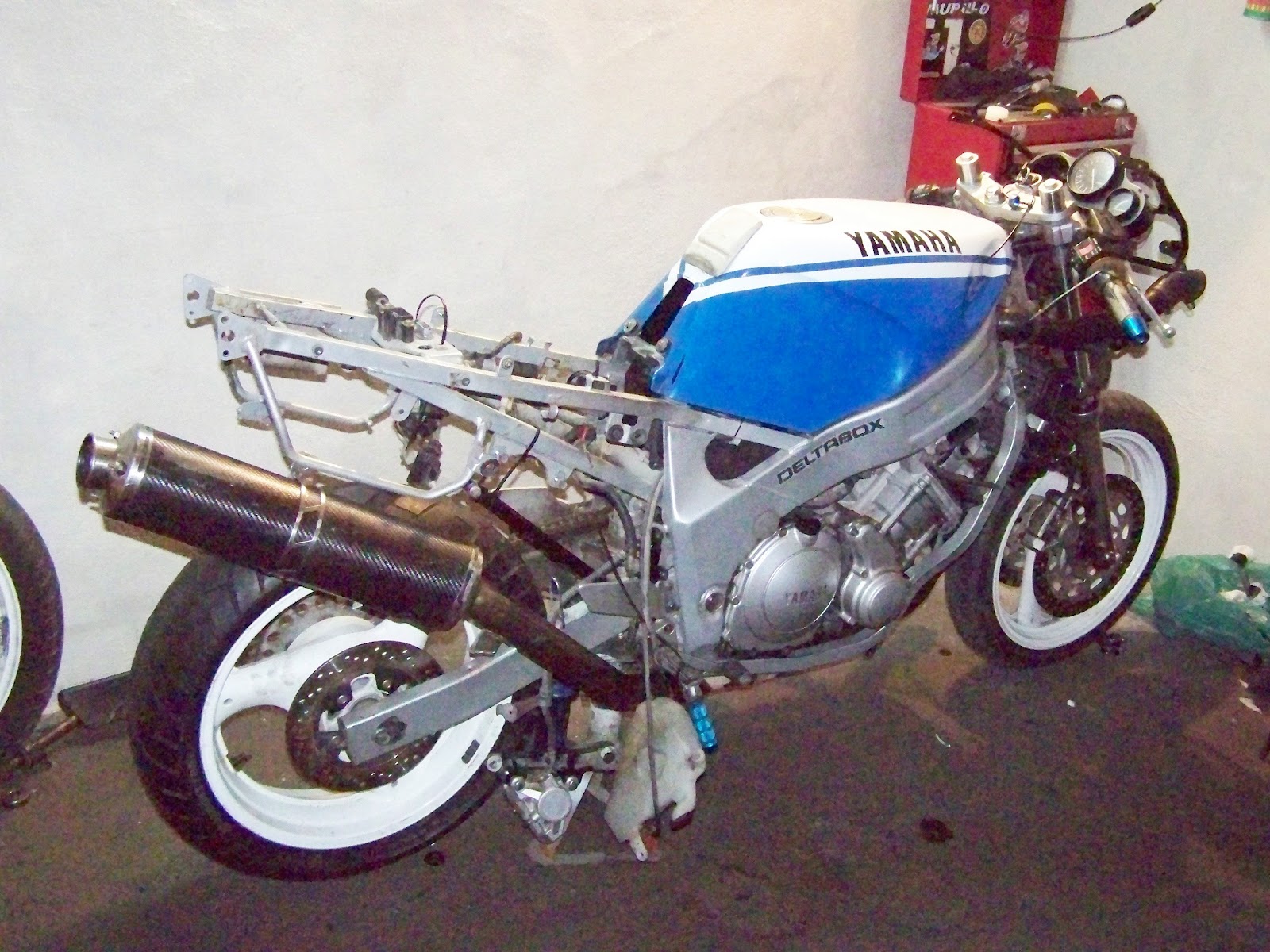 MURILLO RACING PERFORMANCE 17: Yamaha FZR 600 "88" MURILLO RACING