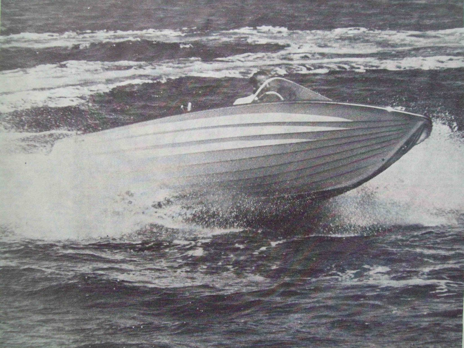 AUSSIE SKIBOATS: MERLIN MIRAGE