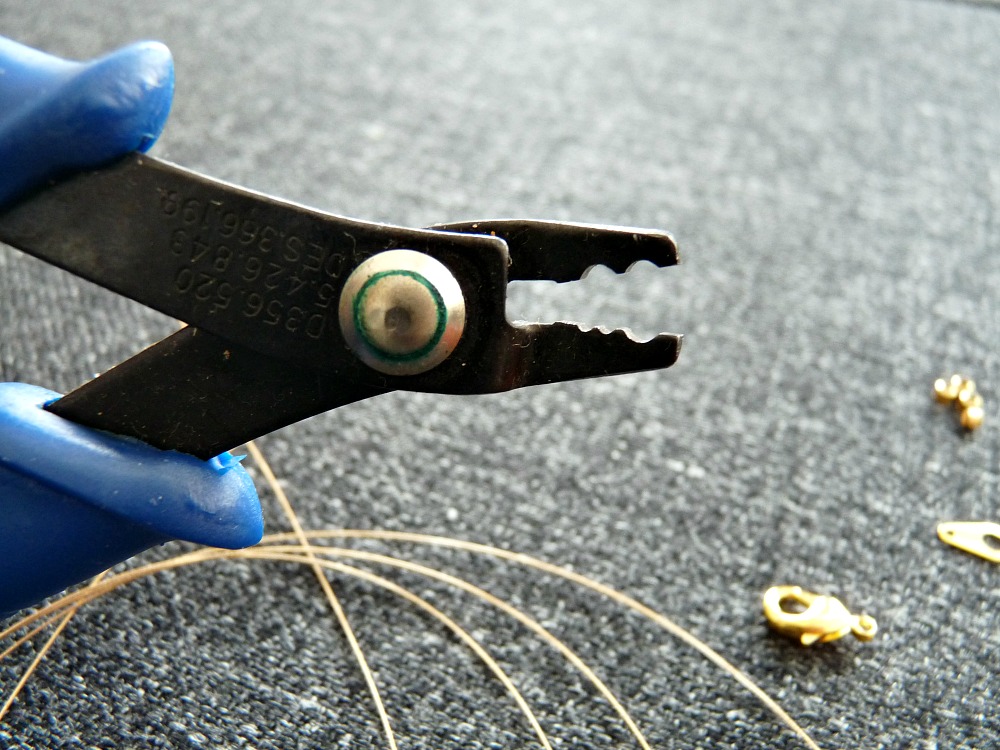 How to Re-String a Necklace or Make a Necklace with a Clasp from ...