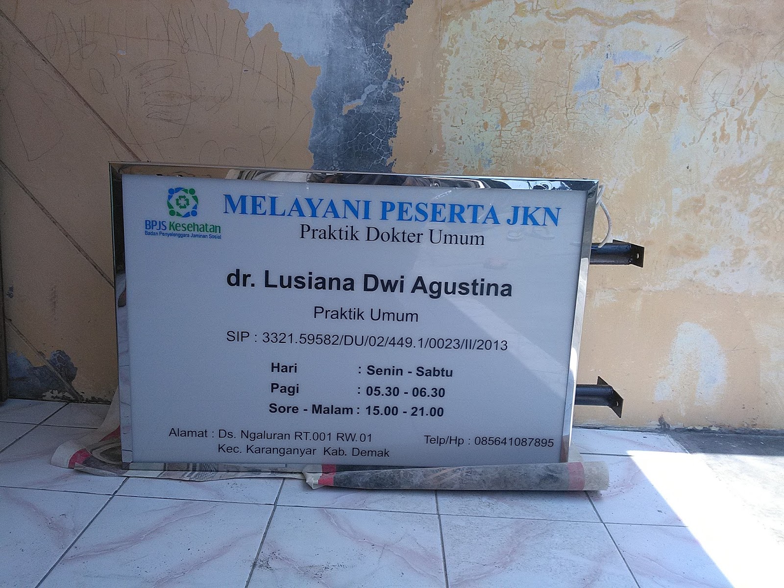 Neonbox Visual Acrylic Cutting Sticker Praktik Dokter BPJS