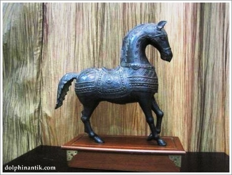 Dolphin Antik: Patung Kuda Kuningan China