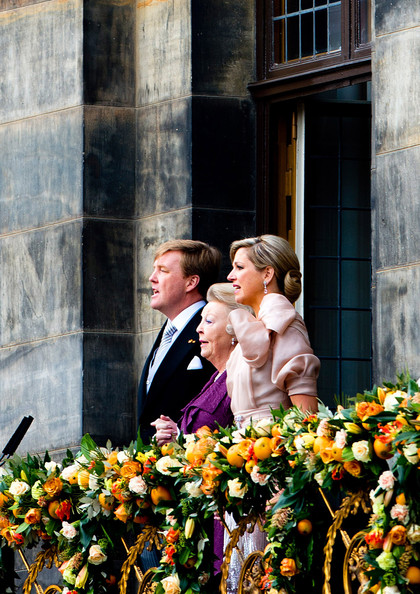 ABDİCATİON OF QUEEN BEATRİX AND İNVESTİTURE OF KİNG WİLLEM ALEXANDER ...