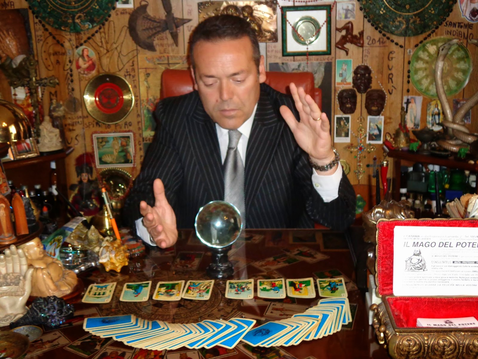 Il Mago del Potere - Maurizio Garruso: La Storia della Cartomanzia.