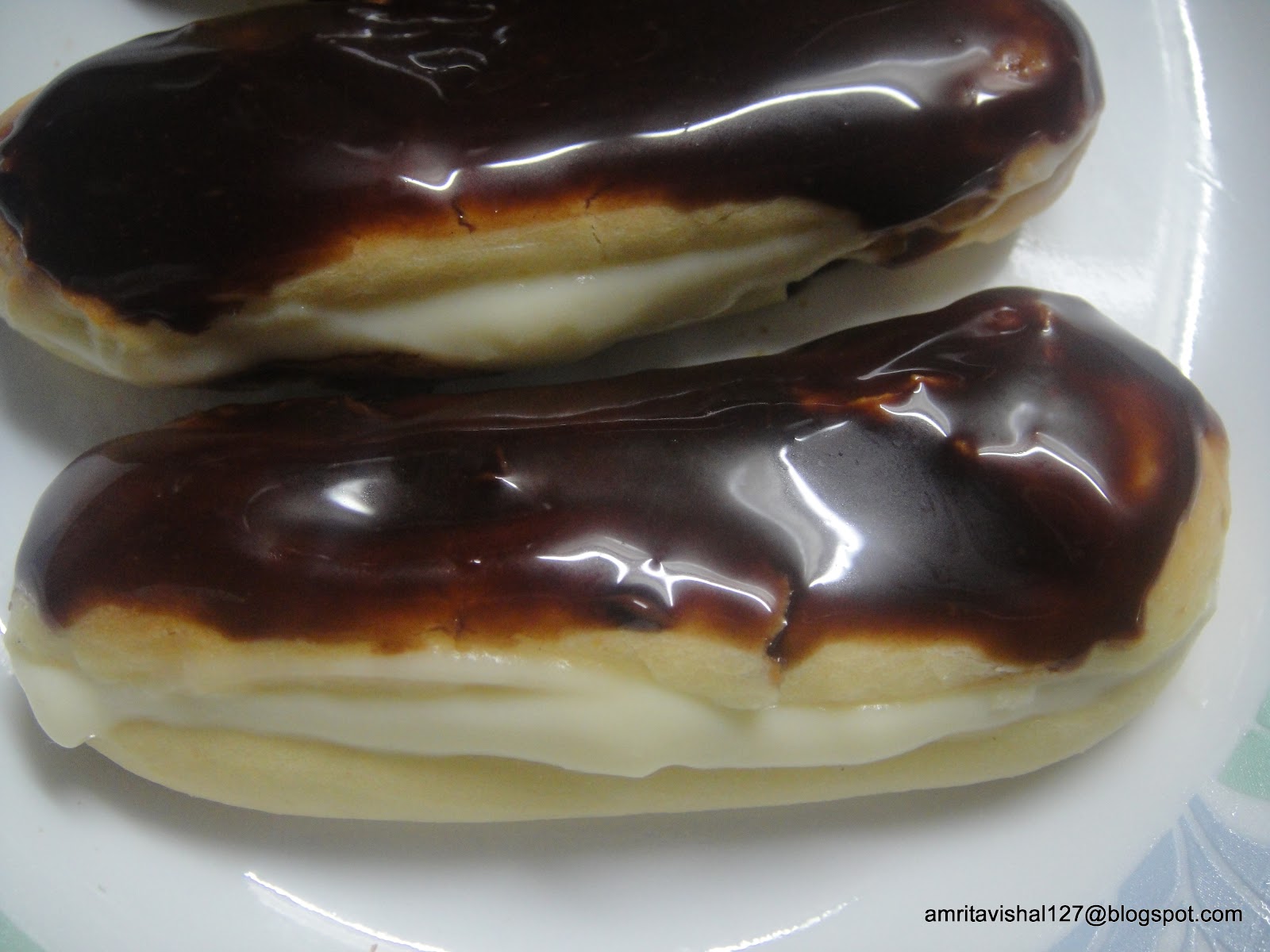 Sweet 'n' Savoury: Mini Chocolate Eclairs