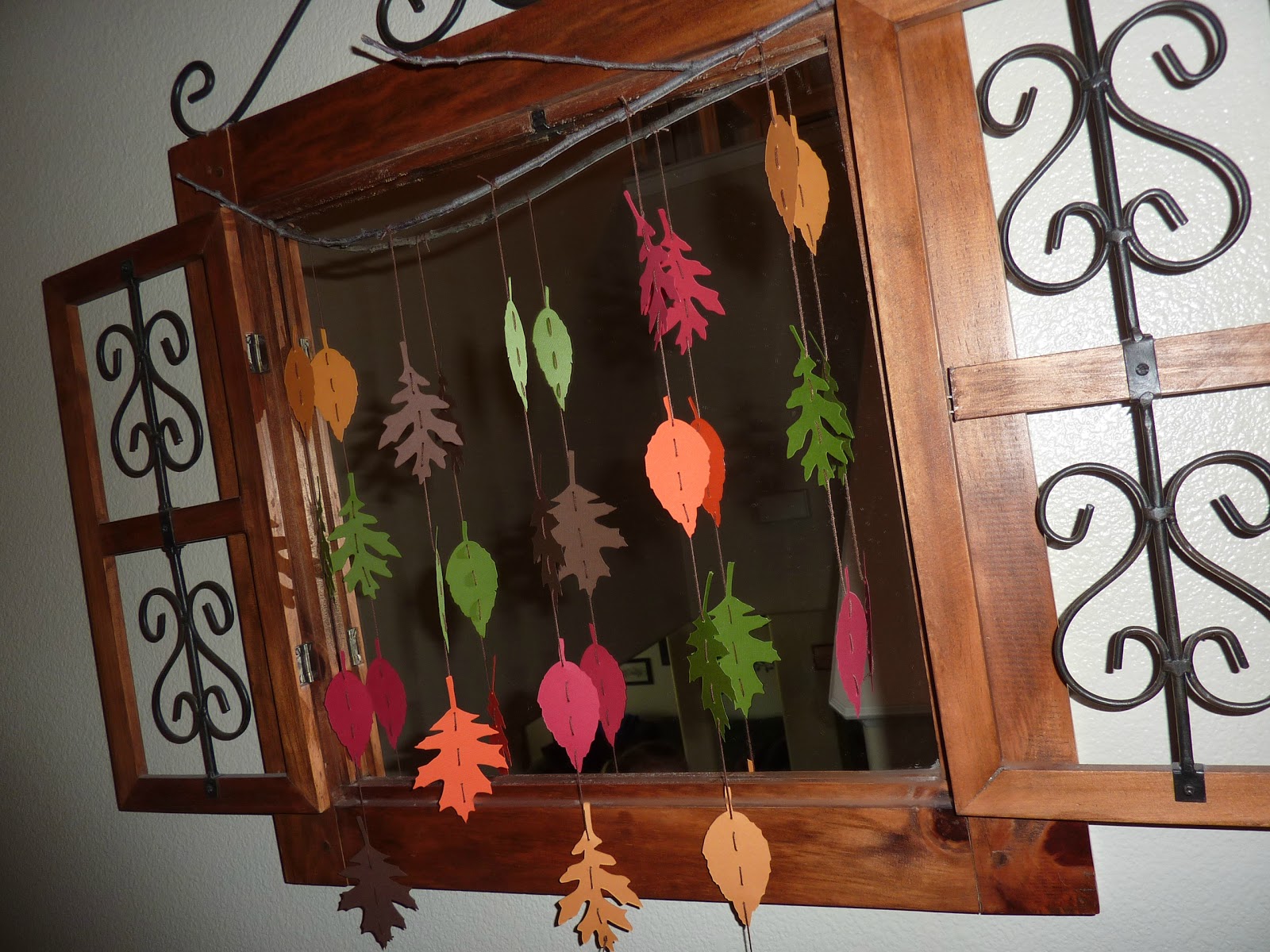 No time to be bored: Fall leaf mobile - and a blog to check out
