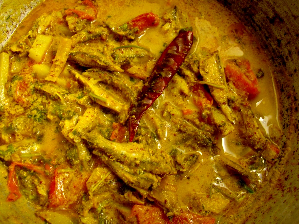 Delicious Recipes 4m Pranati's Kitchen: Chuna macha besara (small fish ...