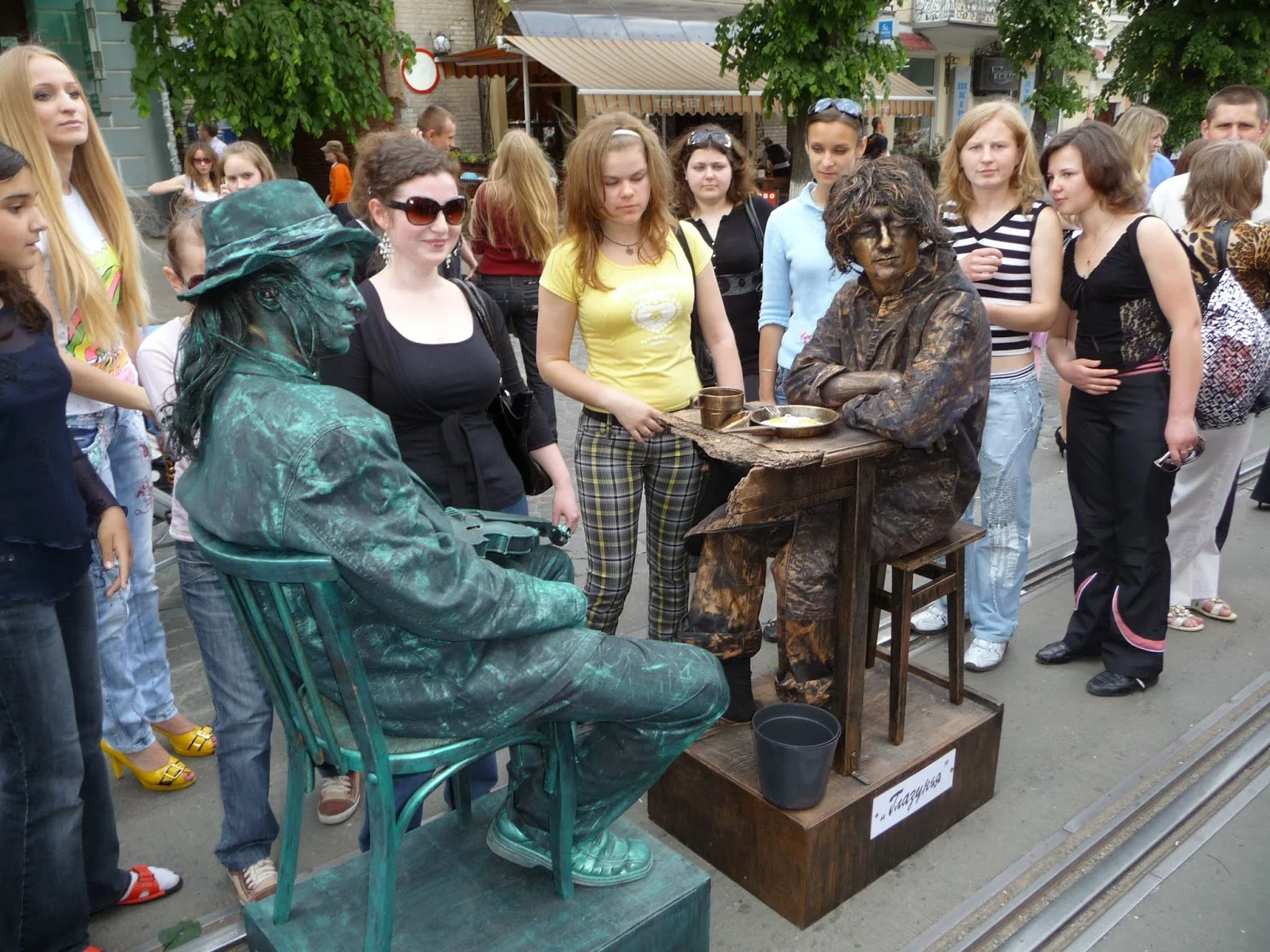 Amazing Living Statues Around The World | Most Unbelievable & Amazing ...